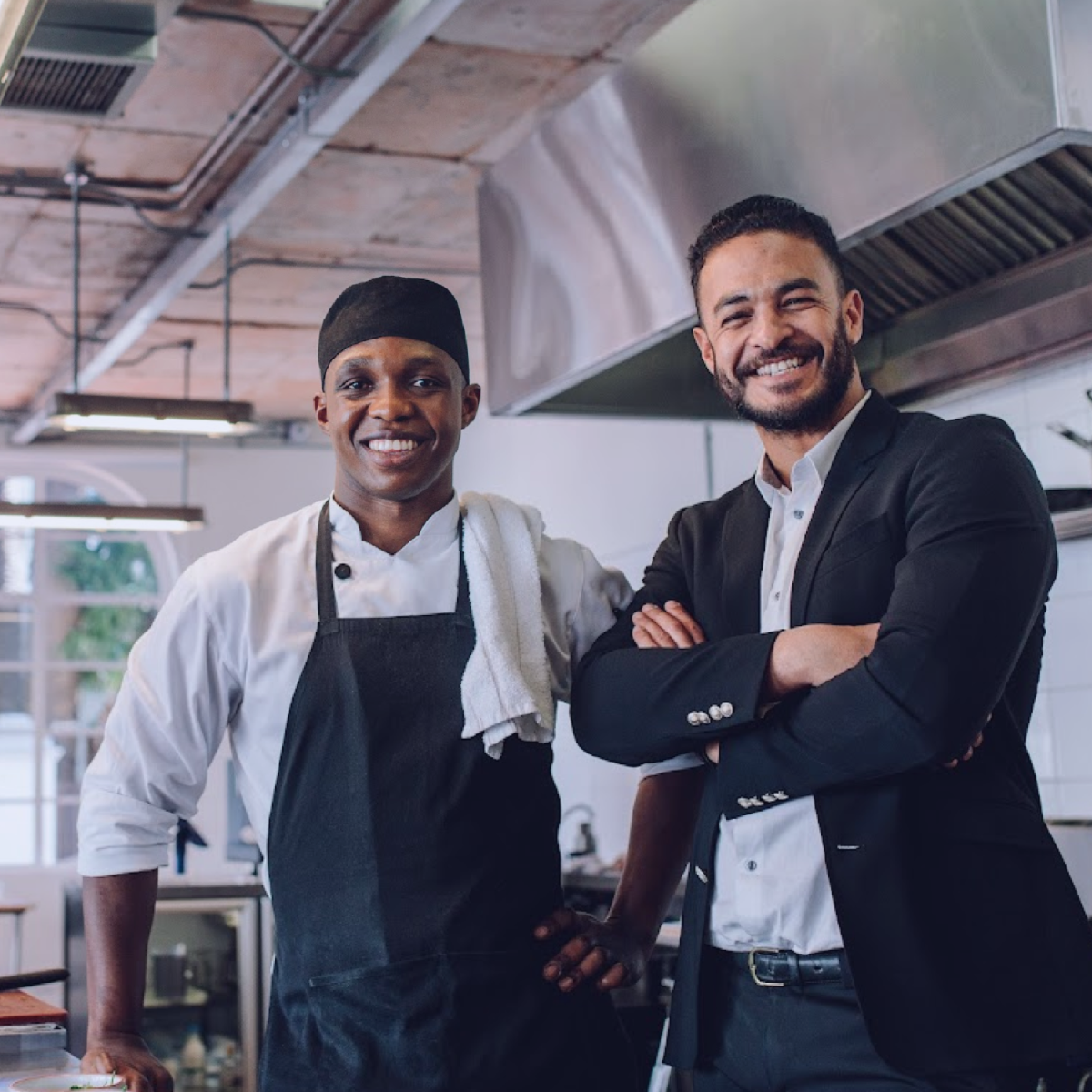 How Leaders Can Better Manage Deskless Workers | 1Huddle